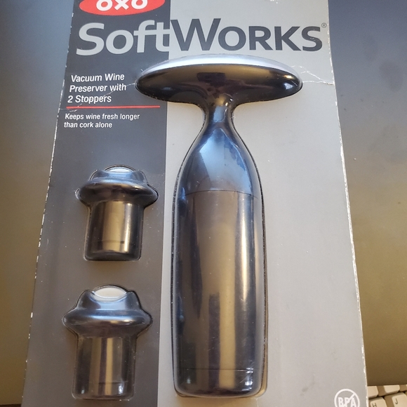 Oxo | Kitchen | Oxo Softworks Vacuum Wine Preservar | Poshmark